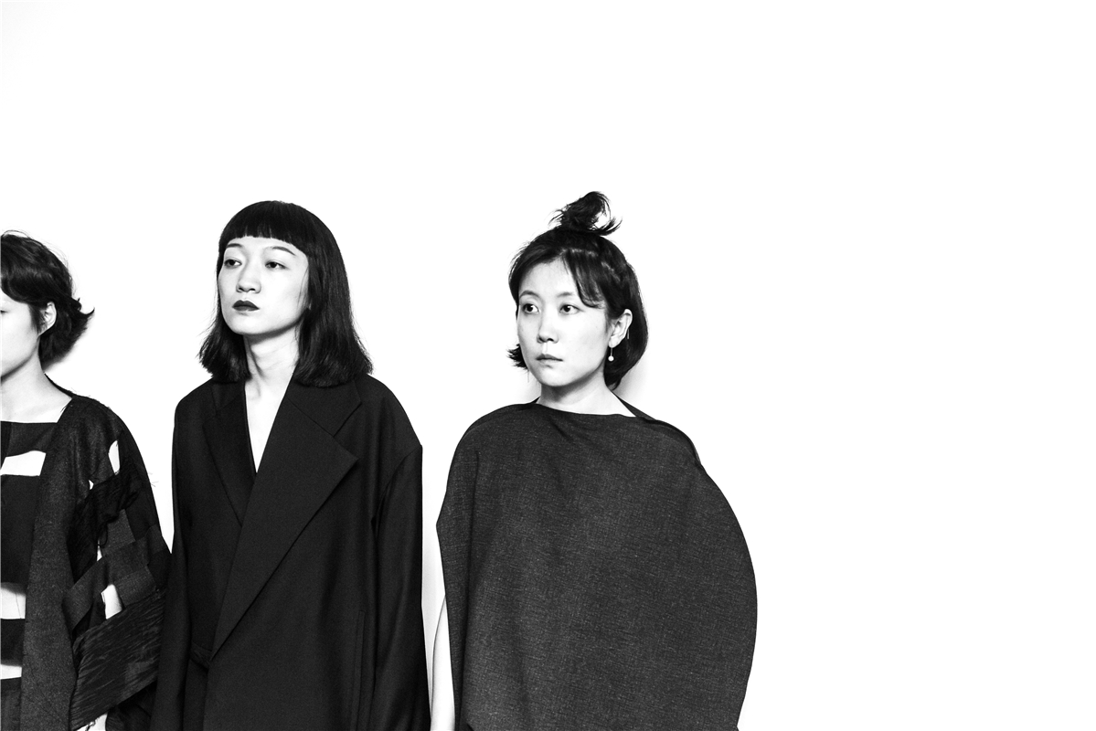BAI PENG和朋友们 AW17“遗书”实验演出现场