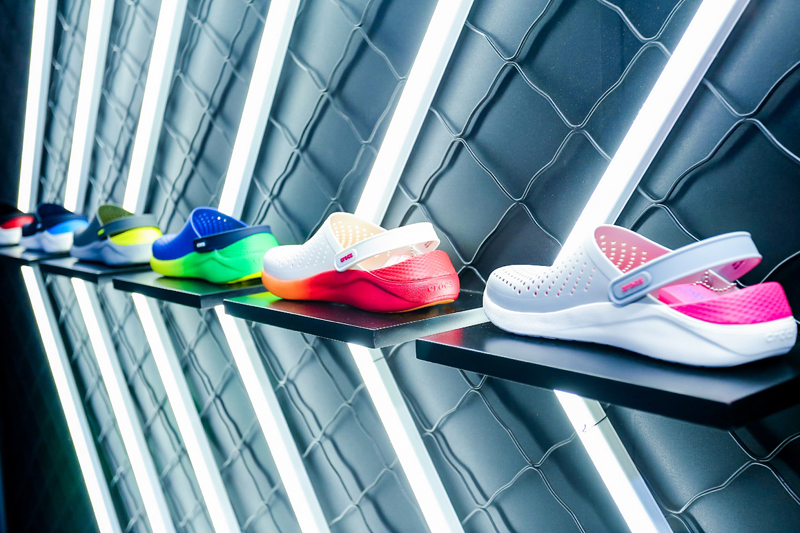 Crocs联袂乐华七子，邀你演绎专属舒适派