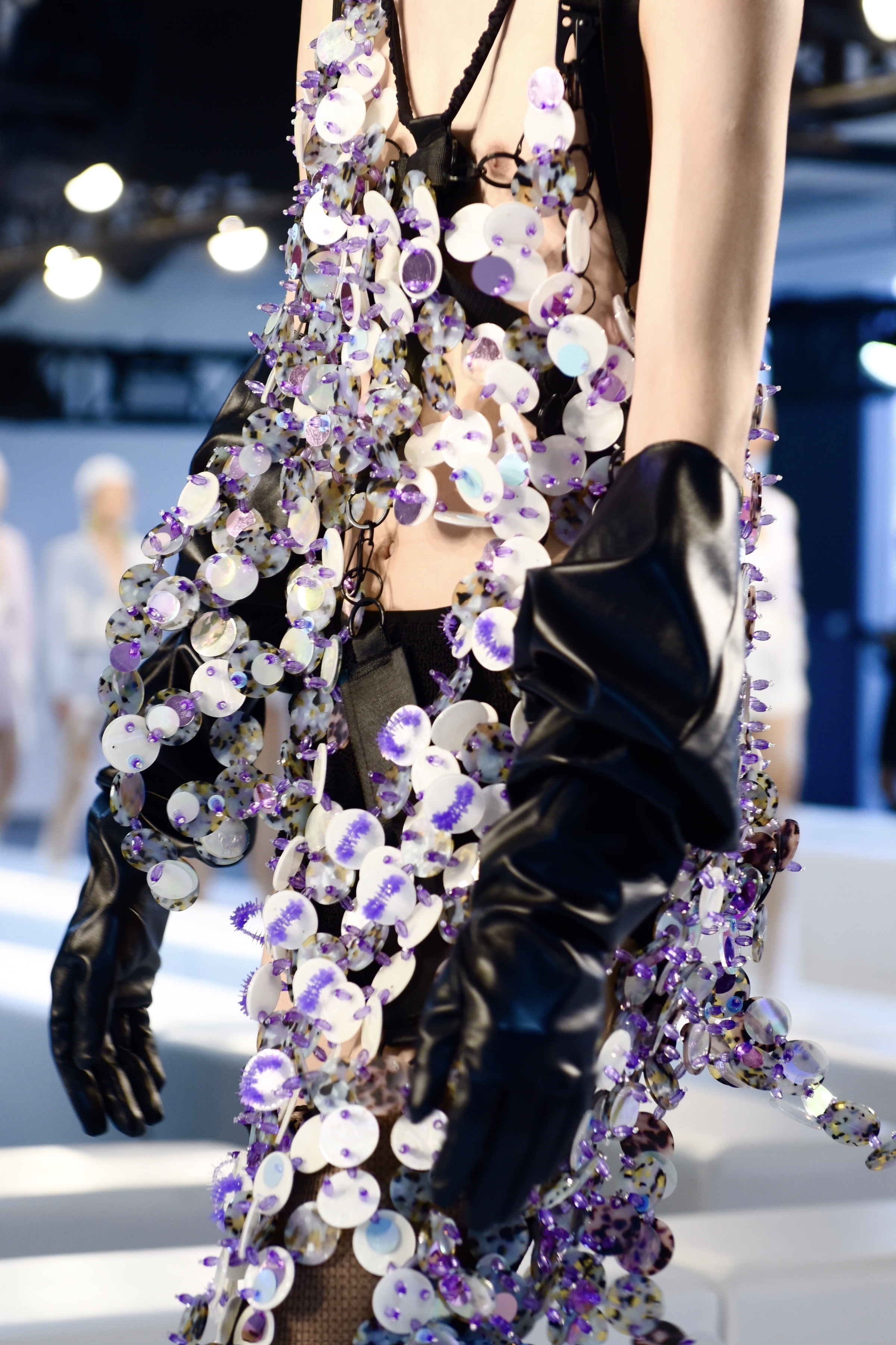 Shie Lyu 2021春夏系列 “身体缓冲器Glamour Buffer”_品牌新闻_潮流服饰频道_VOGUE时尚网