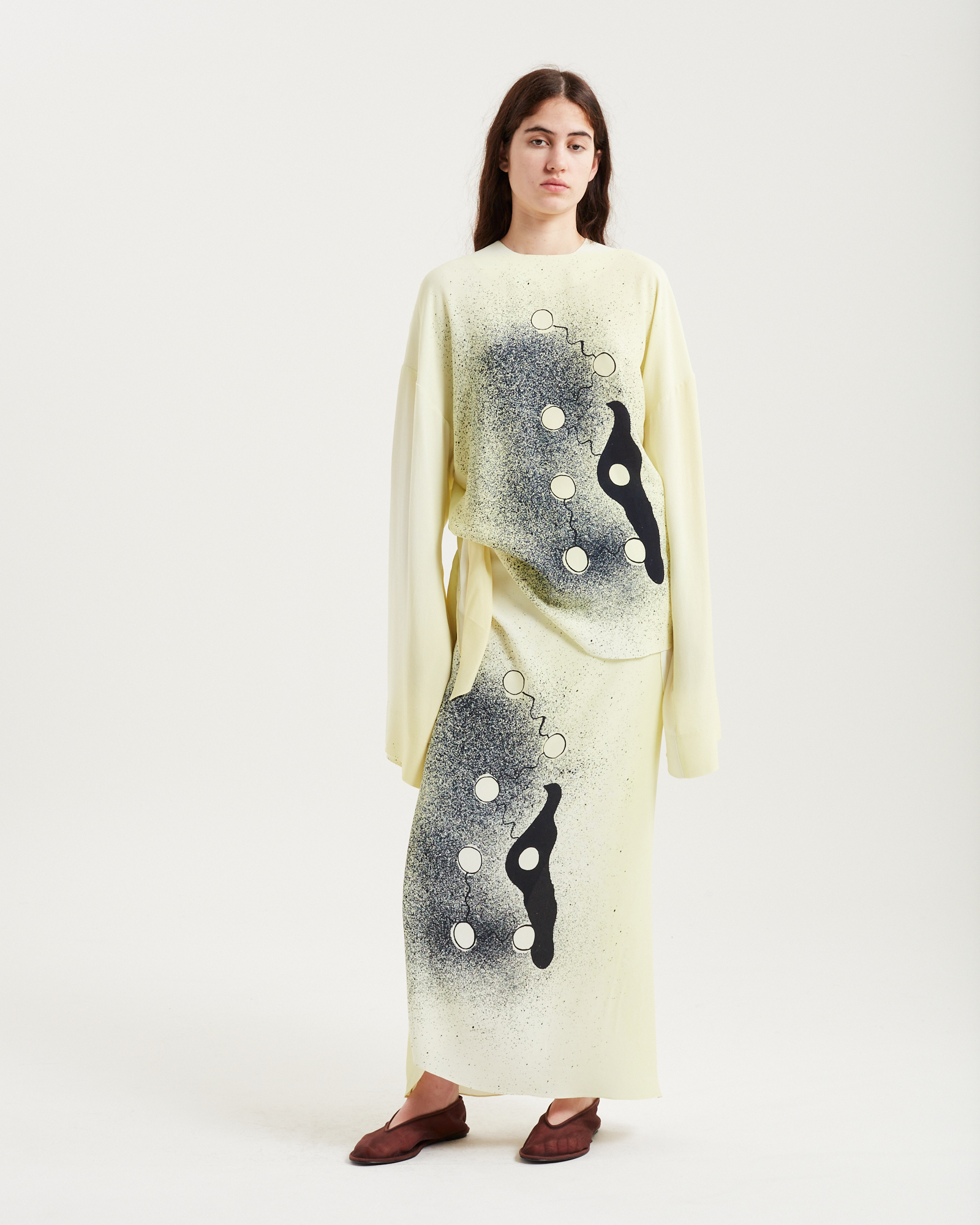 SAMUEL GUÌ YANG 2021秋冬系列及创意短片发布 「Past Lives尽余录」_品牌新闻_潮流服饰频道_VOGUE时尚网